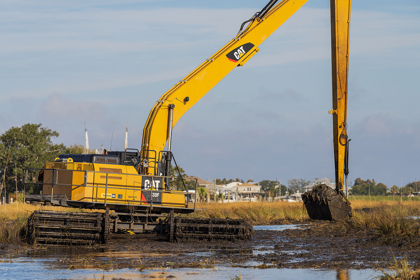 Rent vs Buy Amphibious Equipment: Costs and Key